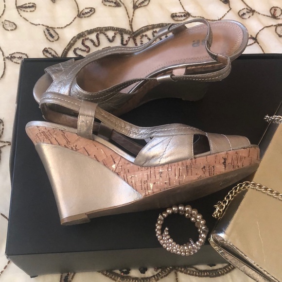 bp | Shoes | Really Cute Gold Wedges | Poshmark